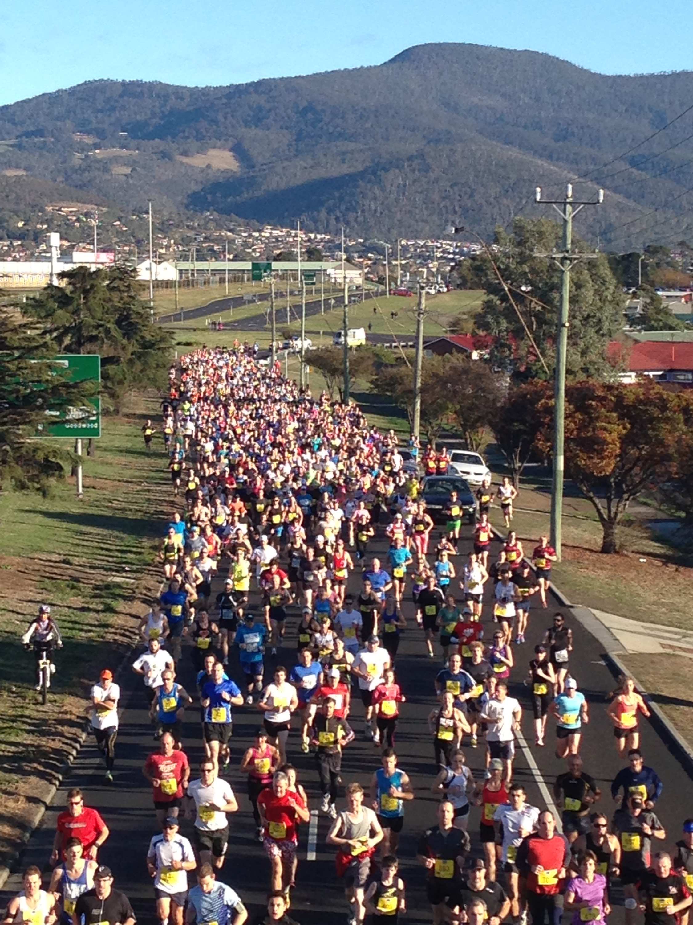 Huge crowd for fun run - ABC News