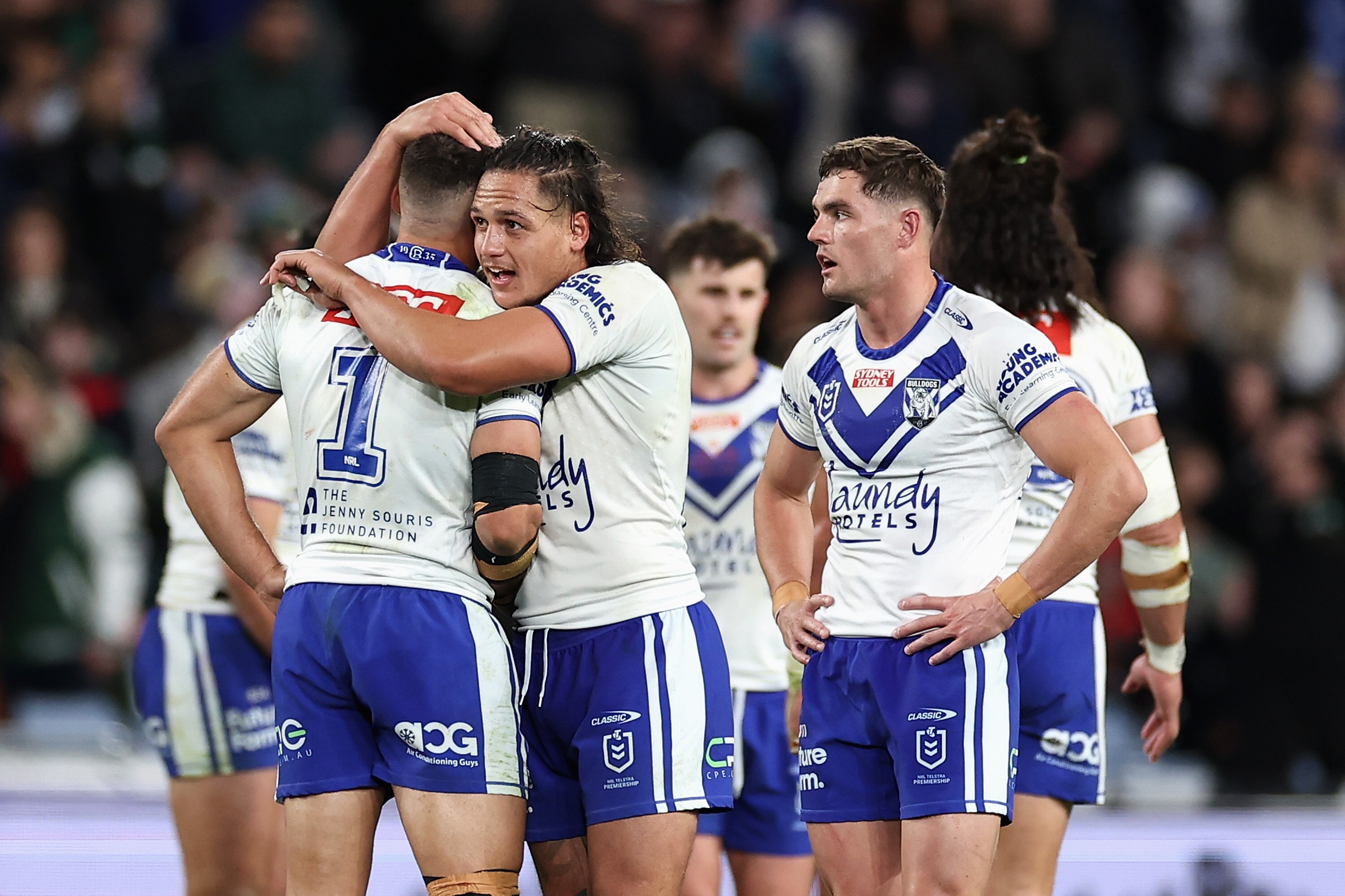 NRL ScoreCentre: Bulldogs bounce back against Rabbitohs, Warriors blitz ...
