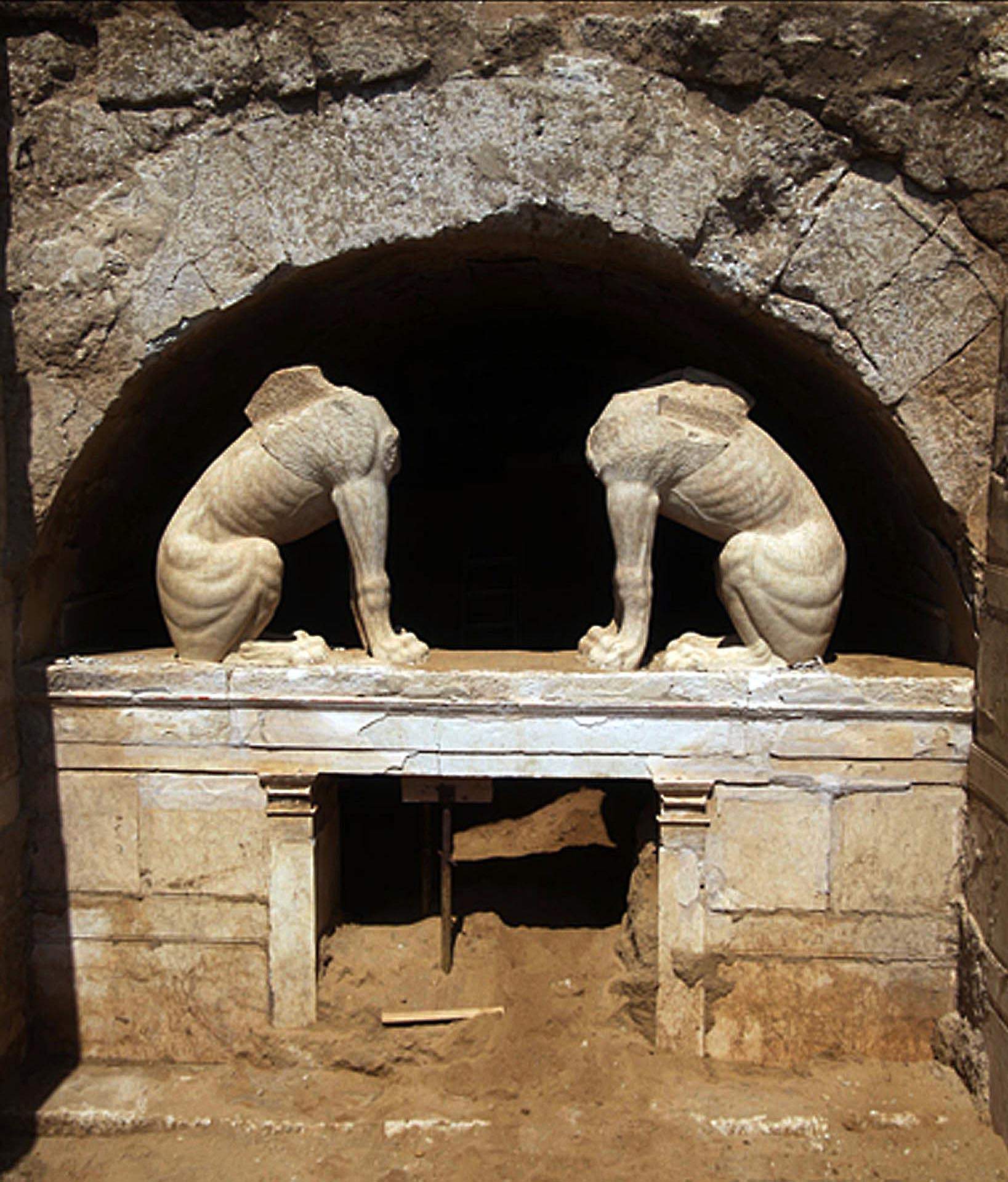 Giant mosaic floor uncovered in mysterious Alexander the Great-era tomb ...