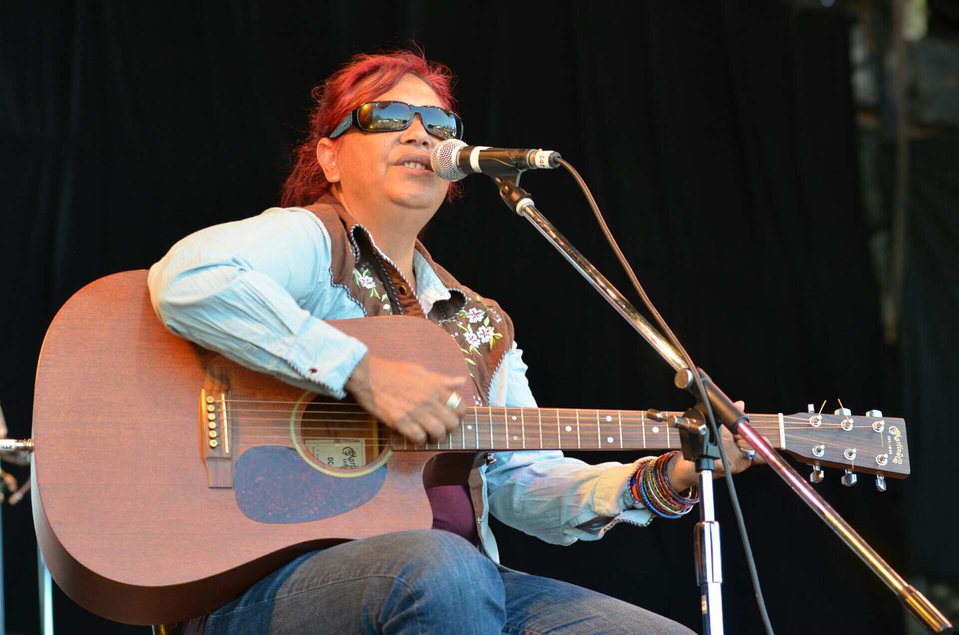 Morris pays tribute to her 'red dust heroes' - ABC News