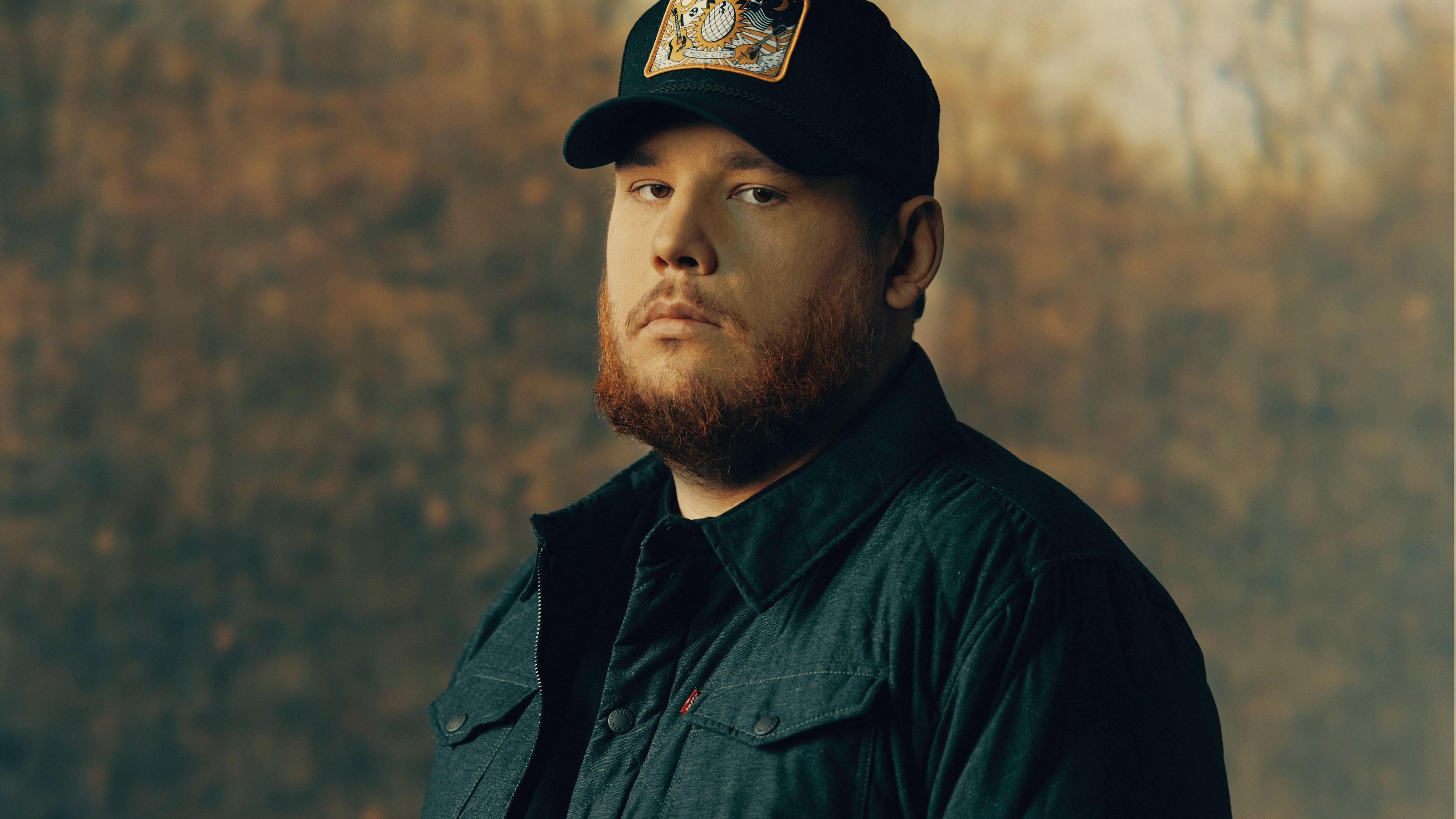 Luke Combs celebrates Gettin' Old and new Brandy Clark - ABC listen