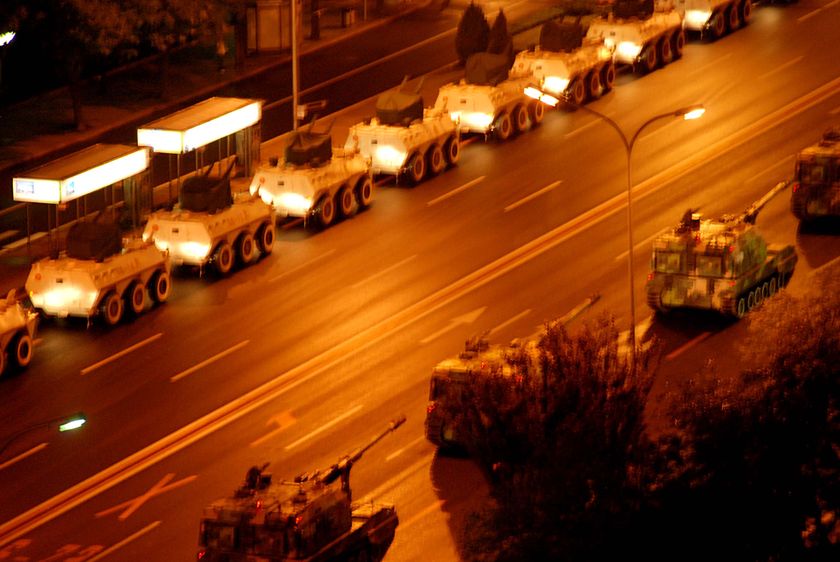 Tanks rumble through central Beijing - ABC News