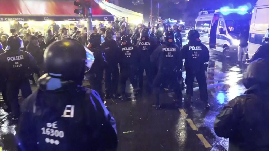 Pro-Palestinian protesters arrested in Berlin - ABC News