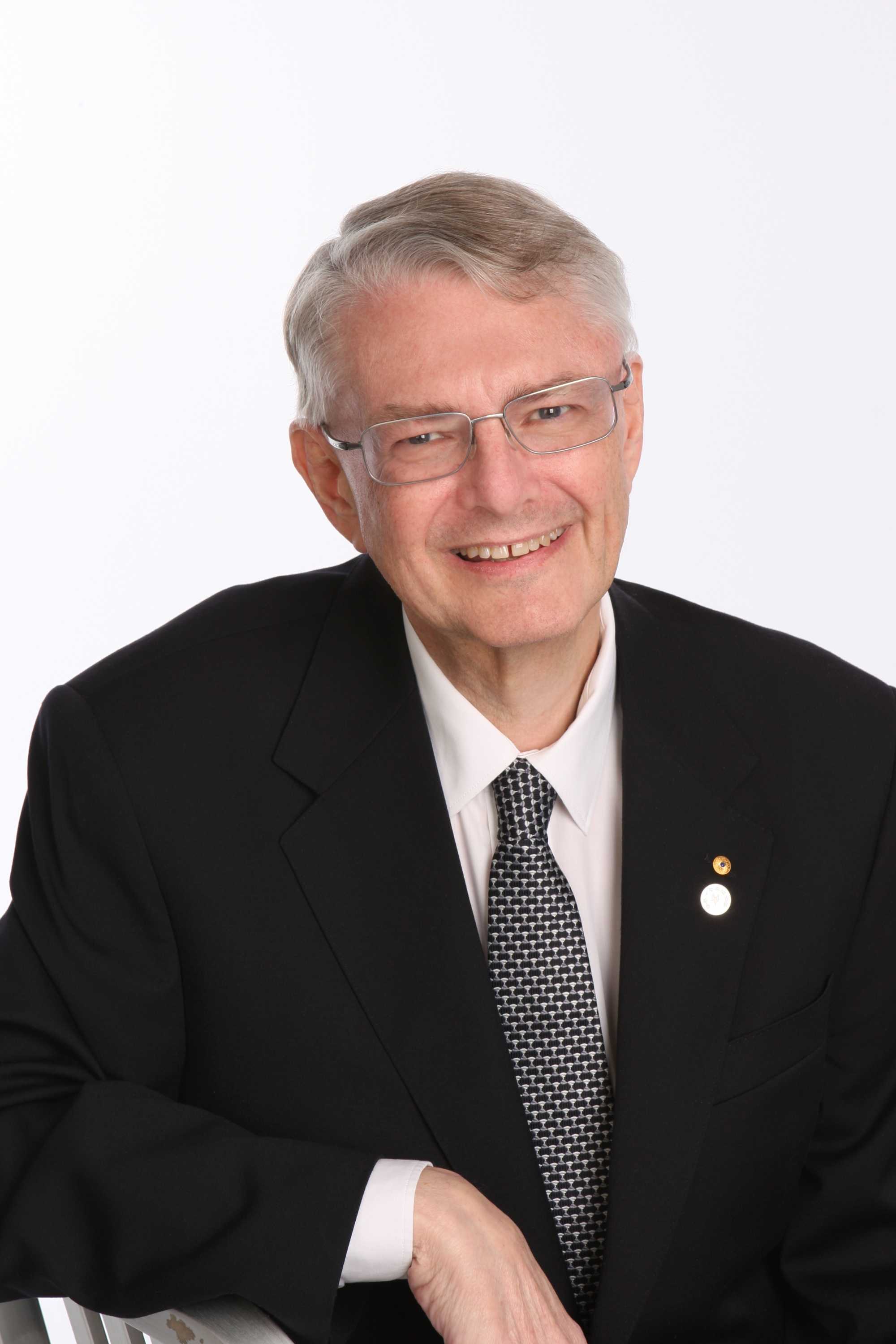 Business leader Chris Peters dies - ABC News