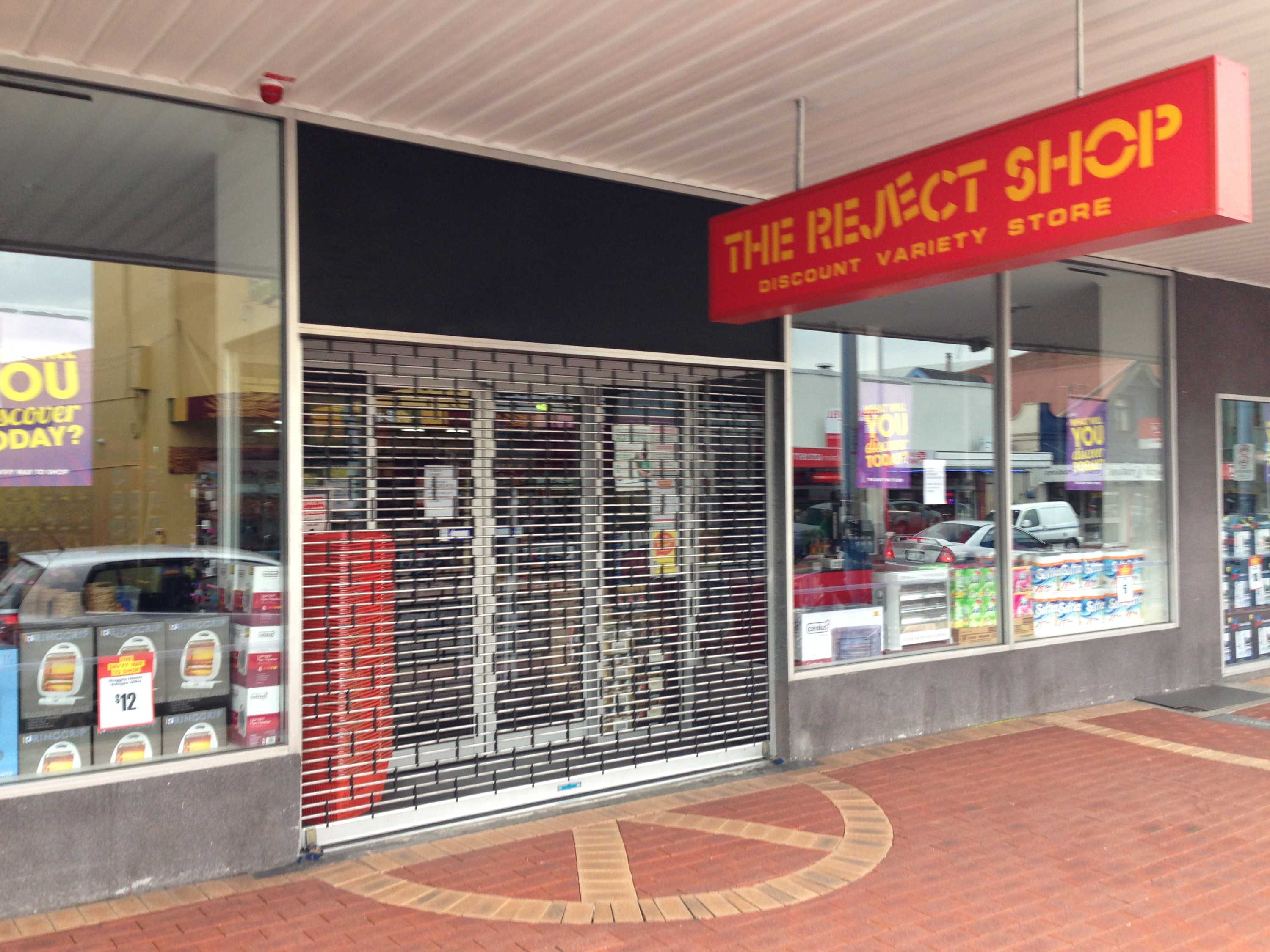 The Reject Shop's share price collapses as sales forecast slashed - ABC ...