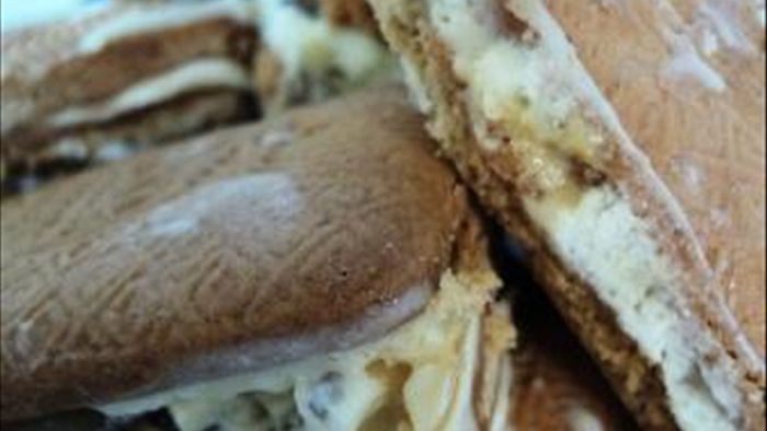 Malt ice-cream biscuits - ABC Everyday