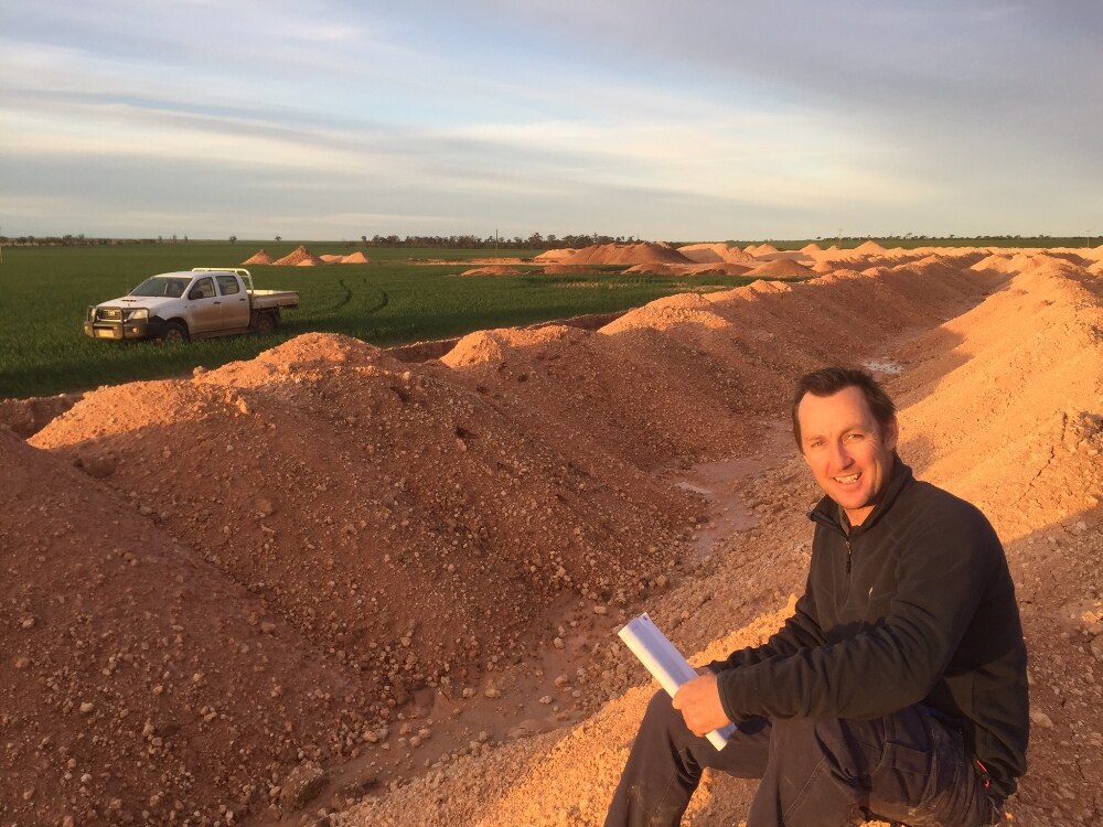 Western Australian grain grower reduces liming costs by digging his own ...