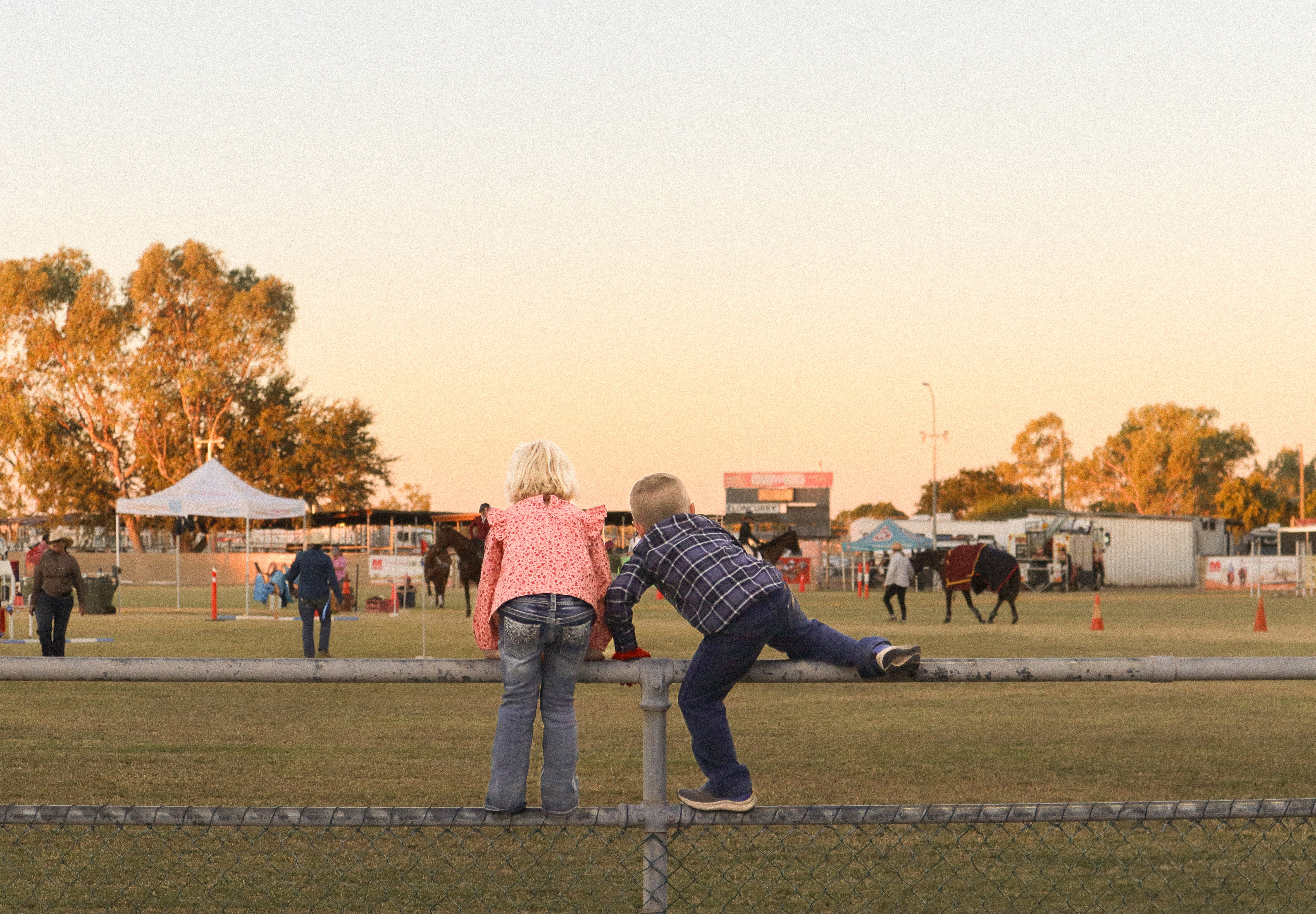 French photographer captures beauty of the outback - ABC News