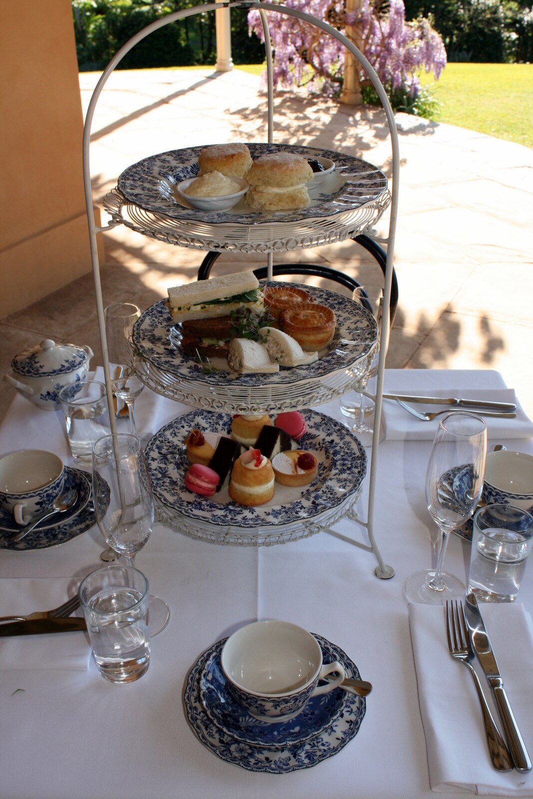 High tea, fine china and class snobbery - ABC Radio National