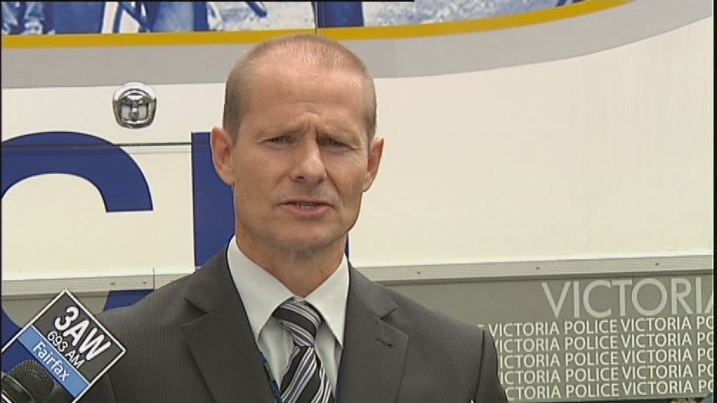 Det Sen Sgt Stuart Bailey says a 22yo man has stabbed three victims ...