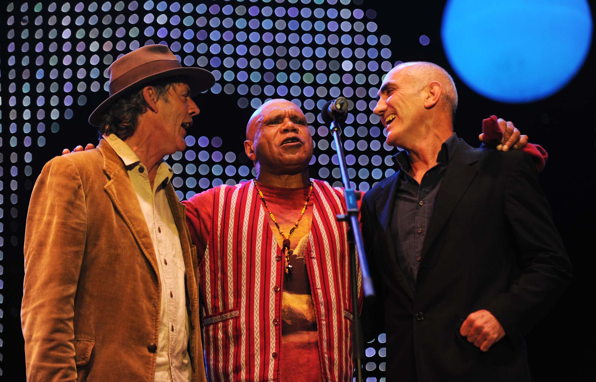 How a gig led to Paul Kelly and Archie Roach's lifelong friendship ...