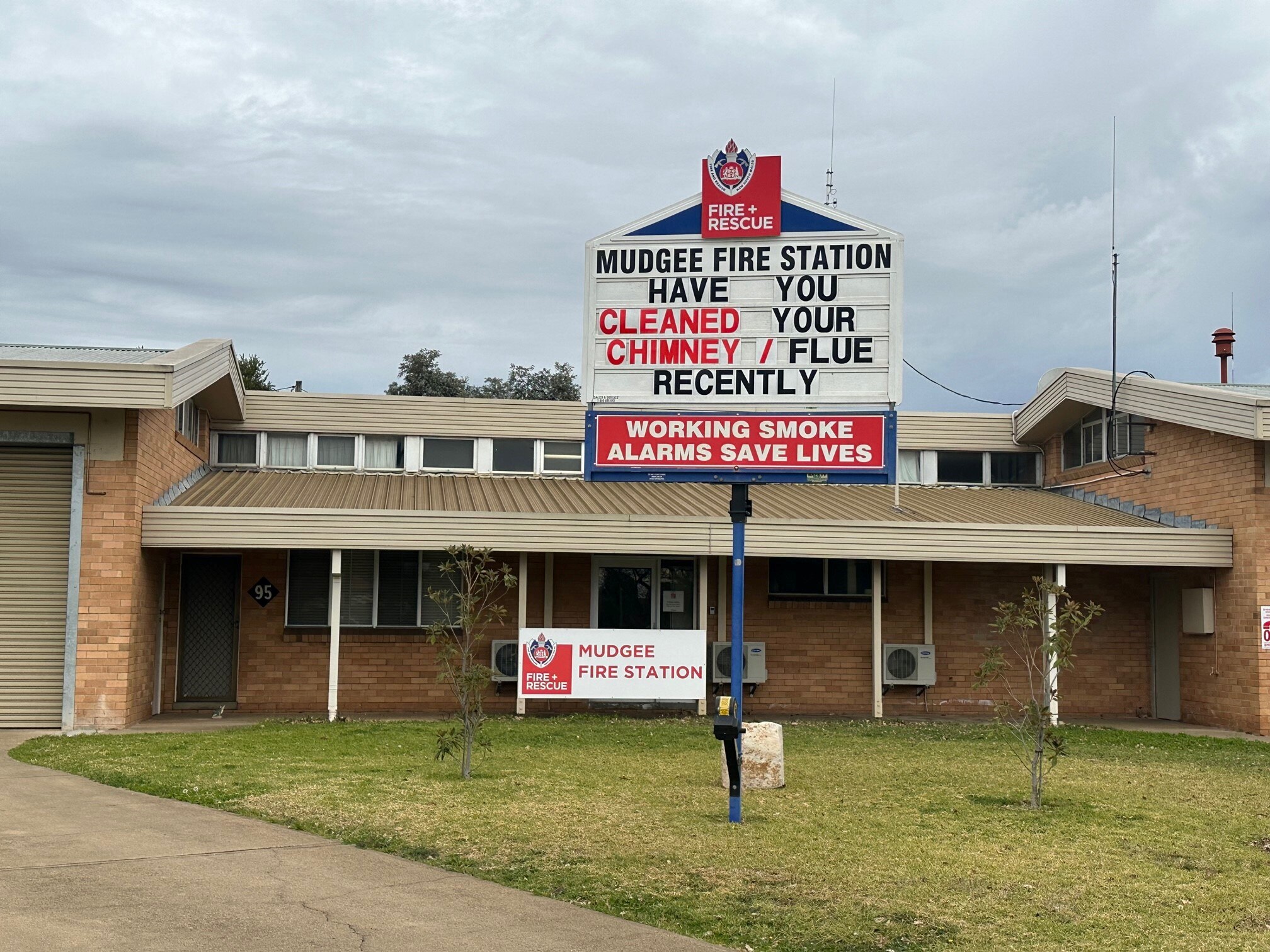 Mudgee firefighters health jeopardised as NSW town's decontamination ...