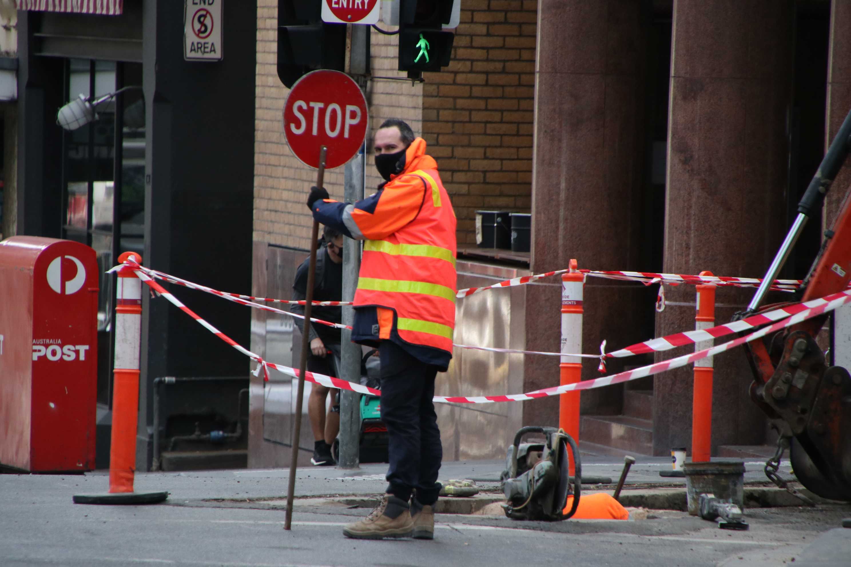 Push for a five-day week for construction workers - ABC News