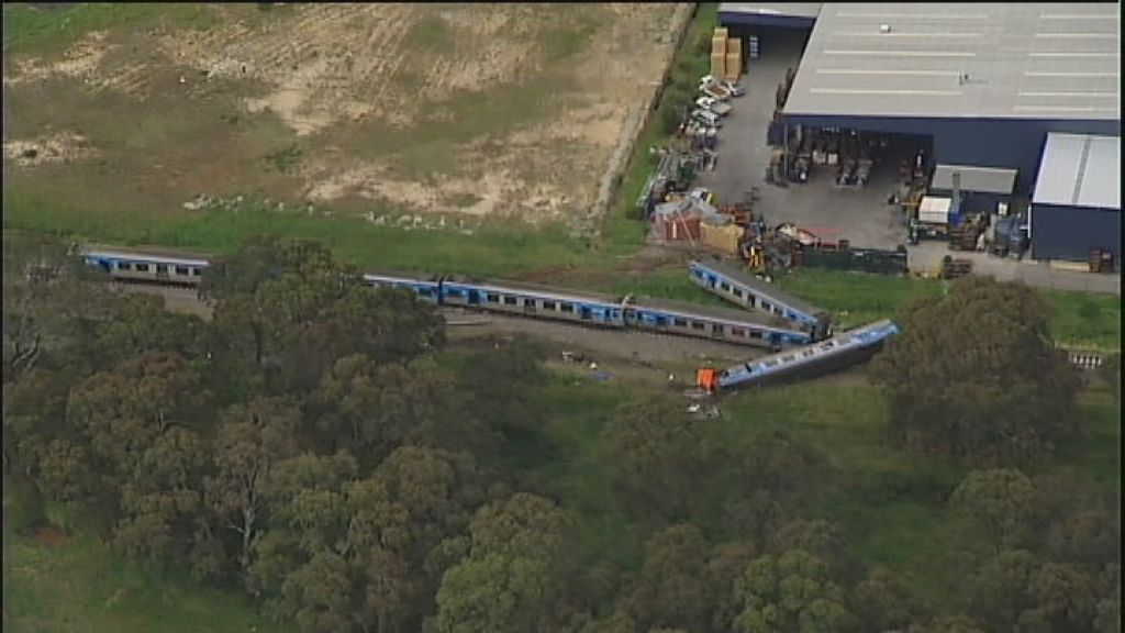Fatal crash puts level crossing safety under scrutiny - ABC News