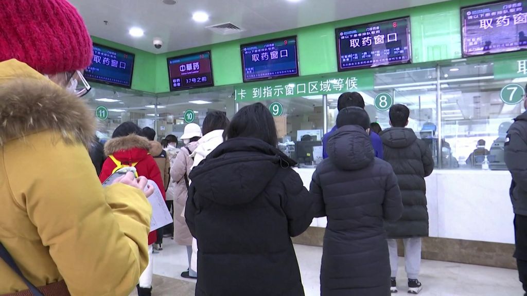 Chinese emergency wards overwhelmed as COVID-19 patients flooding into ...