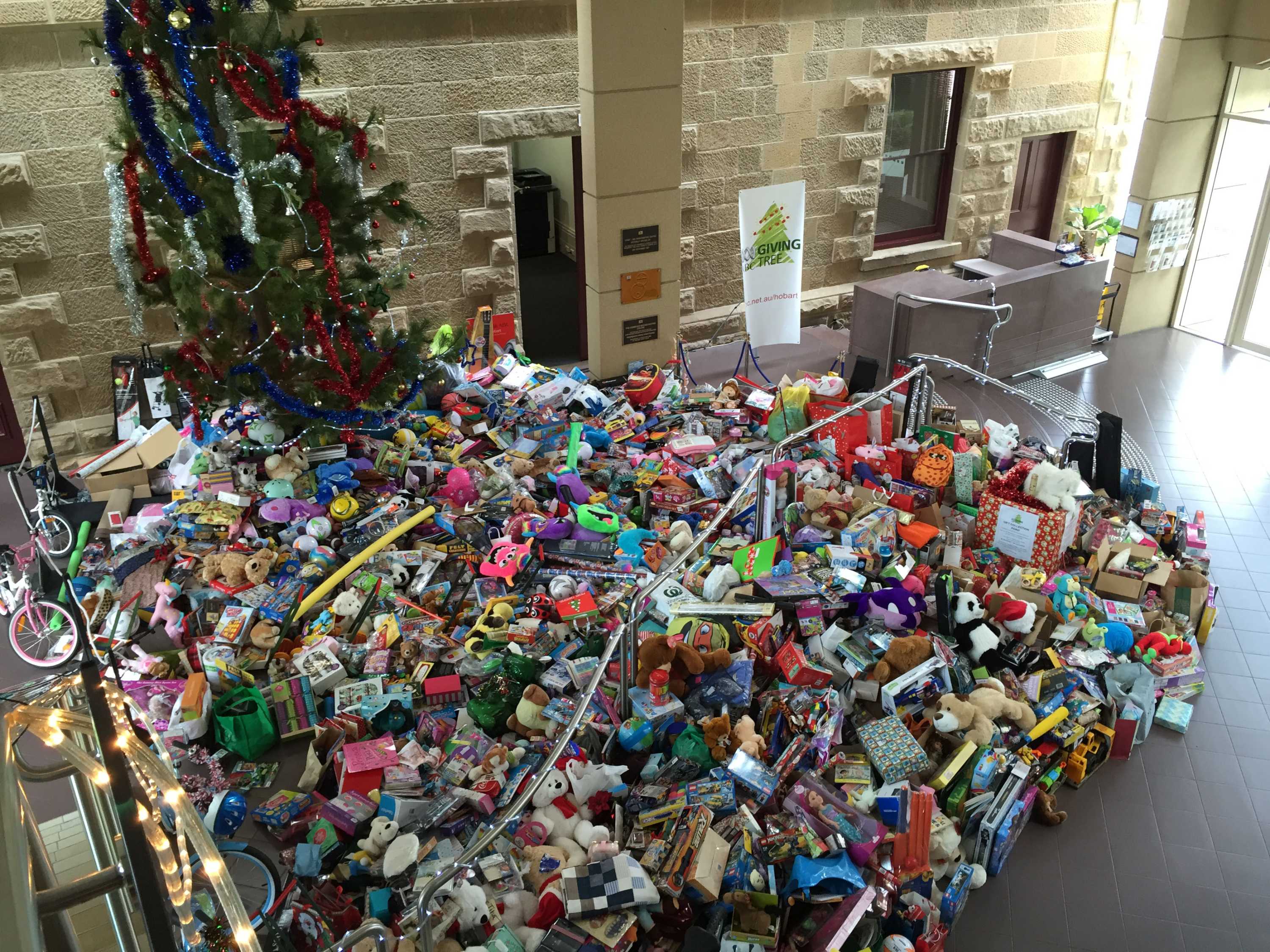 Looking back on 30 years of generosity to the ABC's Giving Tree in ...