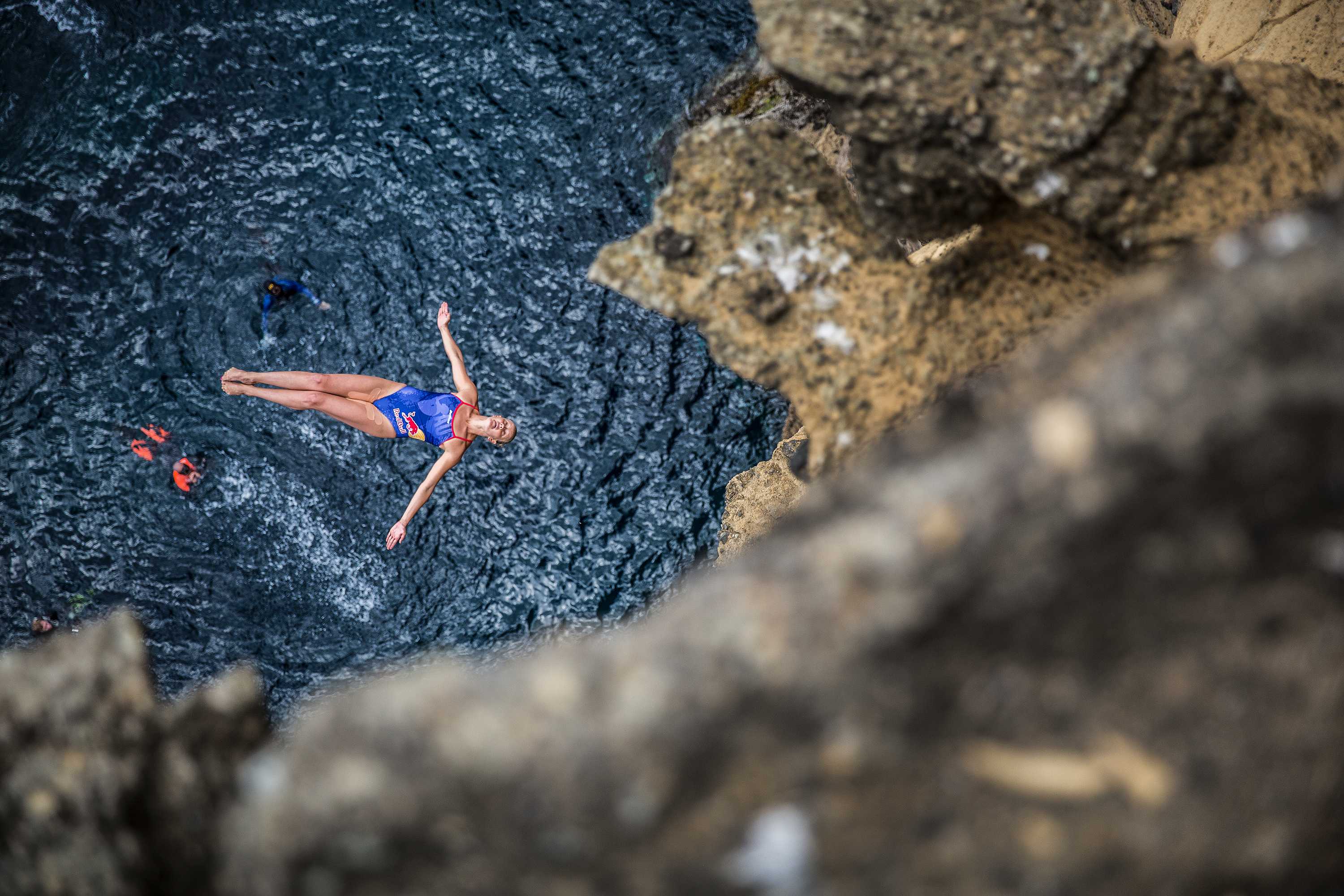 What does it feel like to dive from 28m? How cliff diving champion ...