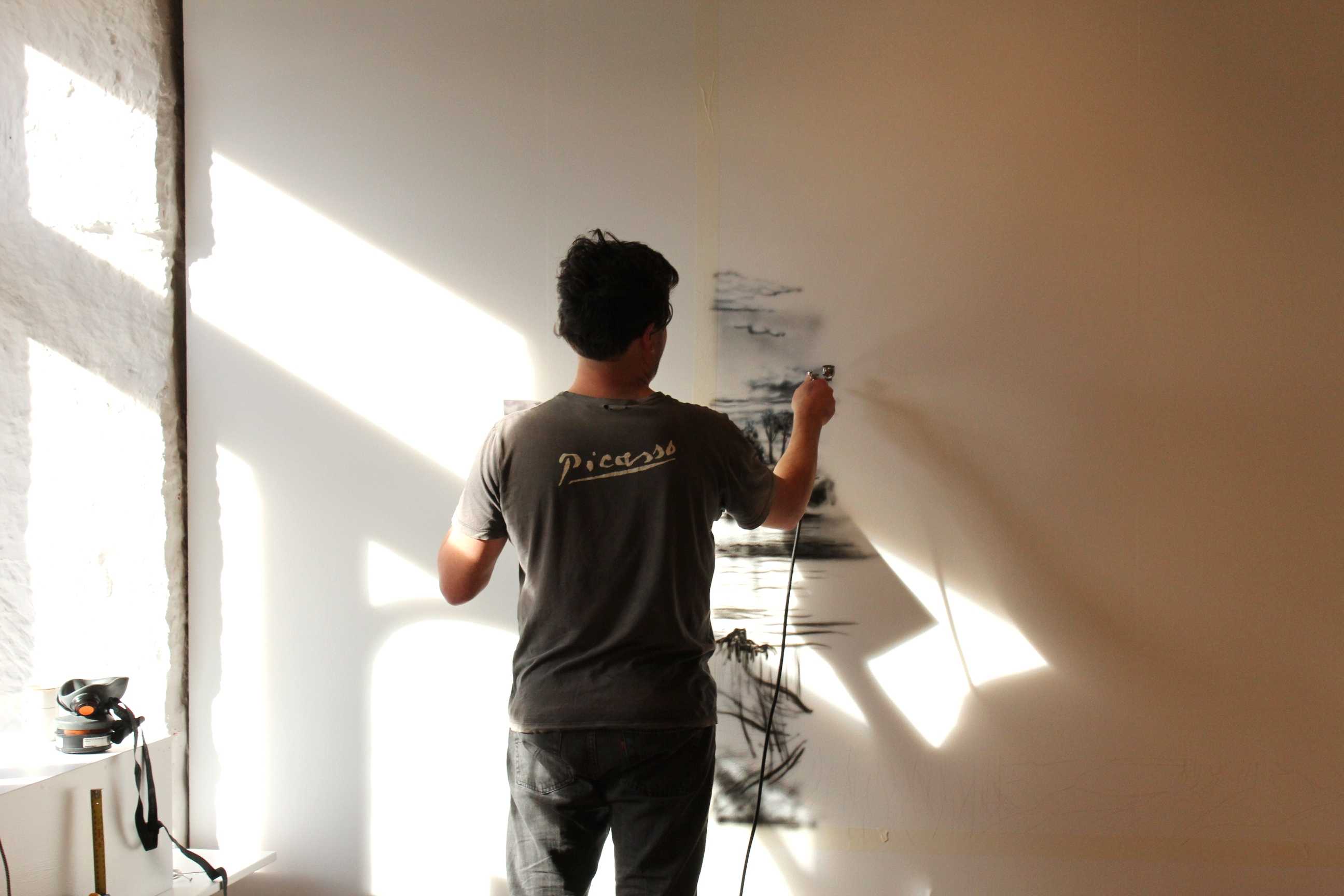 Painter turns performer: Josh Foley creates with an audience - ABC News