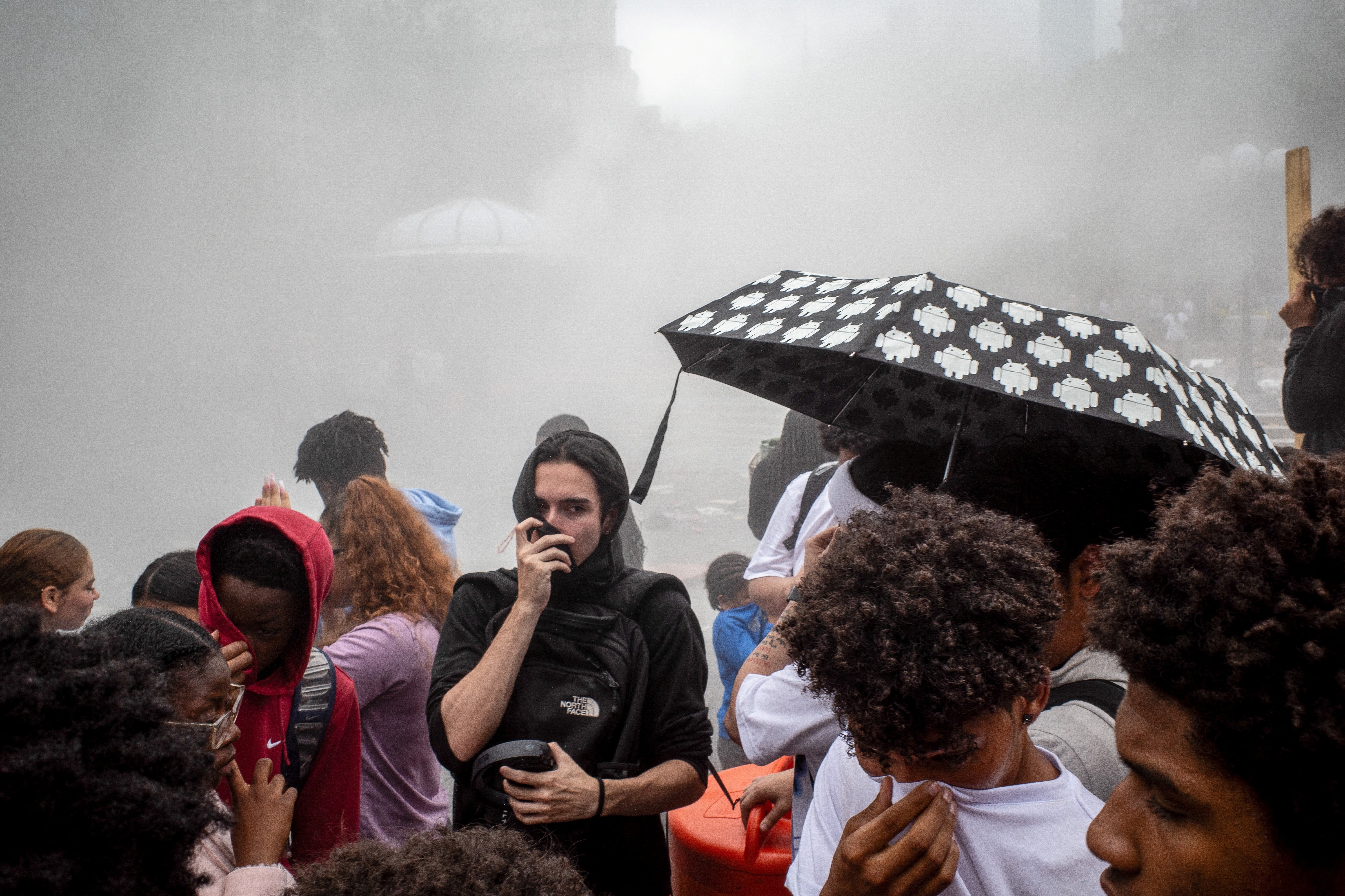 'It's never like this': Chaos unfolds at livestreamer's giveaway event ...