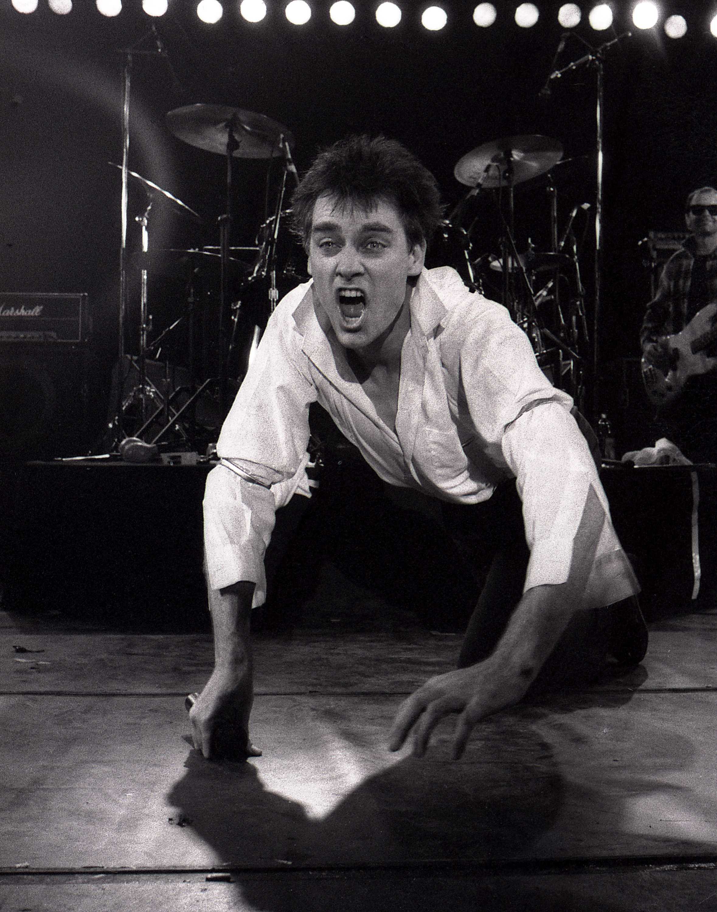 The gentleman of Oz rock: remembering Doc Neeson - ABC News