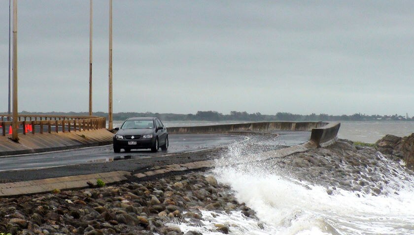 Hamish heading south, expected to retain strength - ABC News