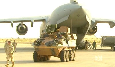 Hill visits troops in southern Iraq - ABC News