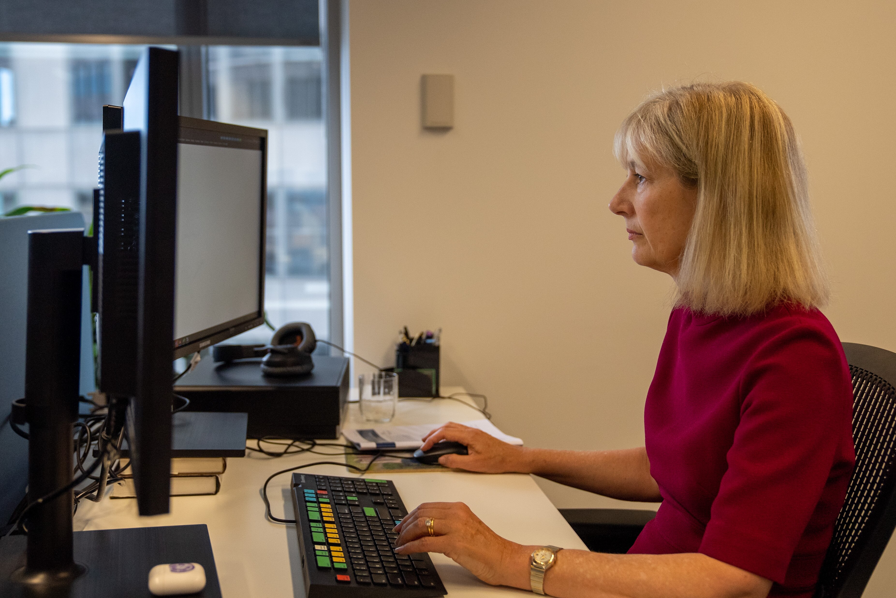 Why did lithium and supermarket stocks tank, while JB-HiFi and Lovisa ...