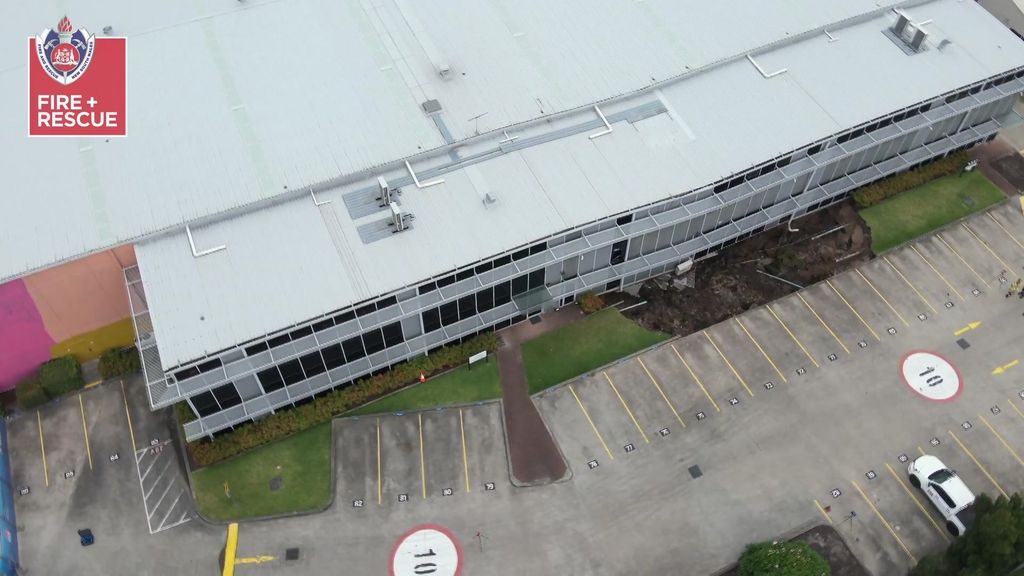 Aftermath of building collapse at Rockdale in Sydney's south. - ABC News