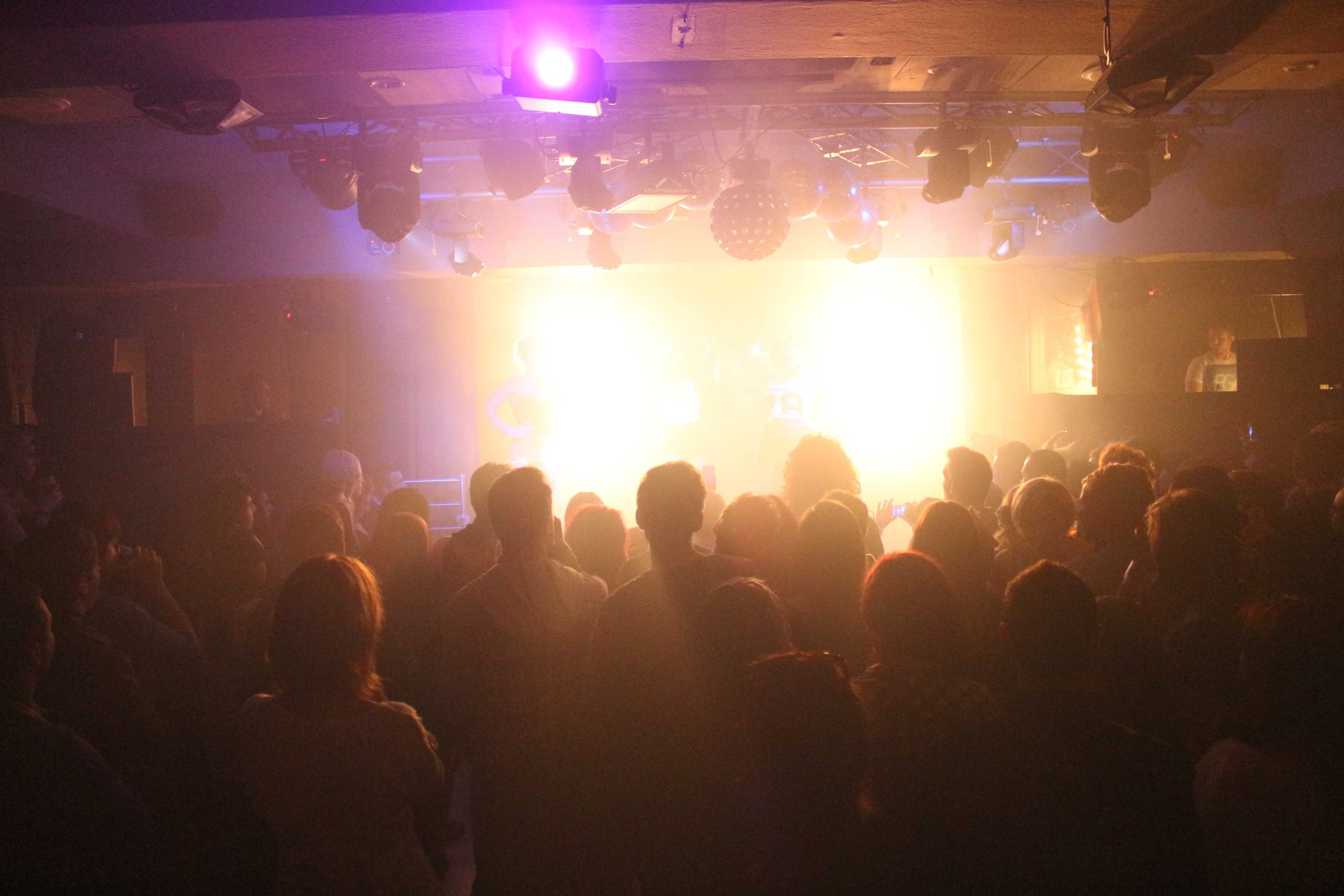 Melbourne nightclub wants a list of drug dealers names - ABC Melbourne