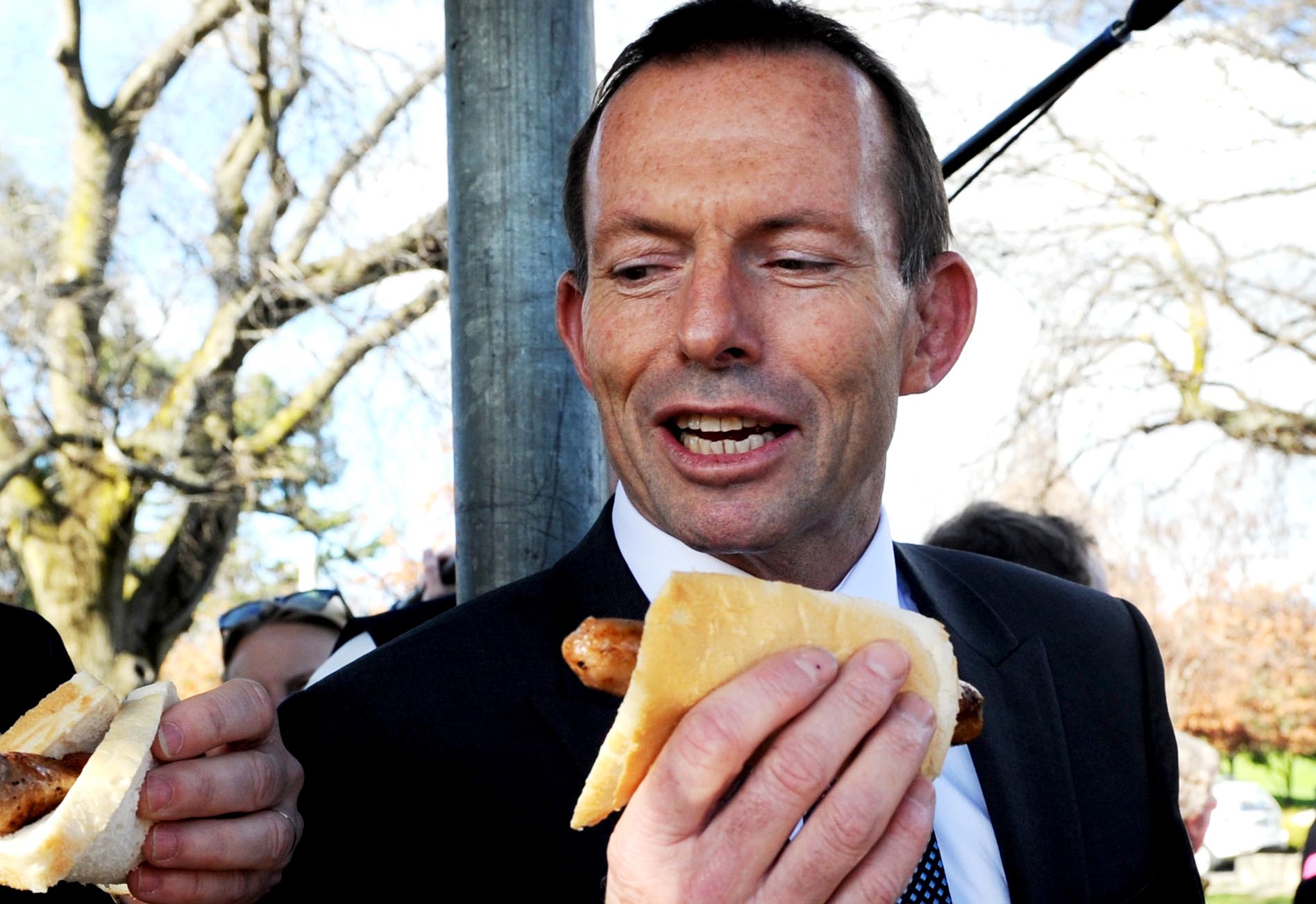 Abbott's carbon campaign hits a snag - ABC News