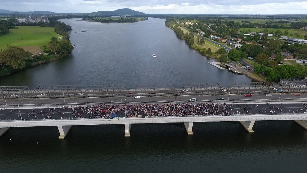 Nowra Bridge opens - ABC News