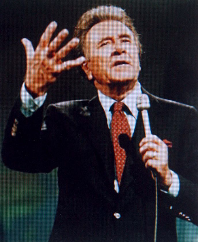 Evangelist Oral Roberts dies at 91 - ABC News