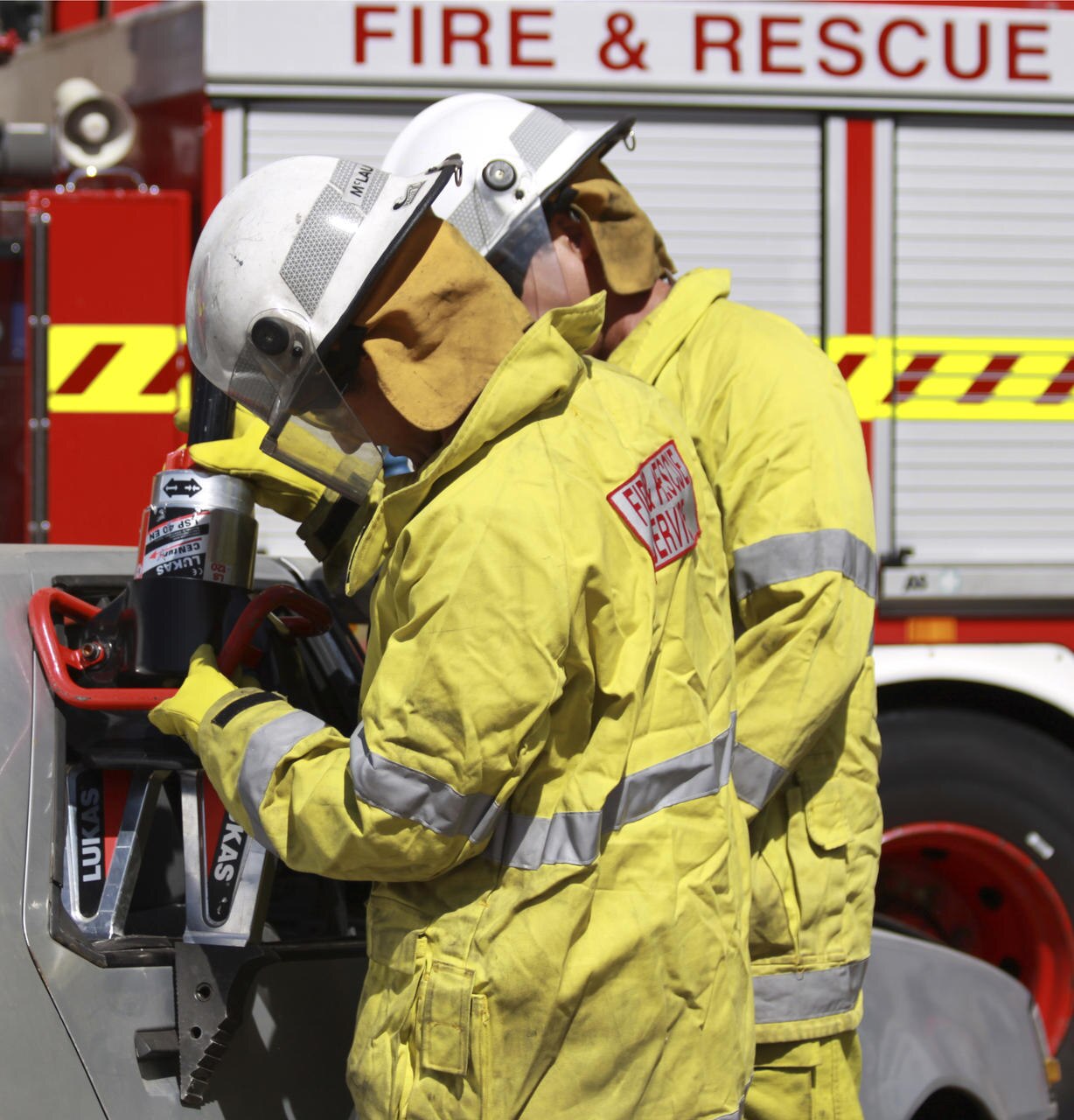 Man impaled on pole in freak accident - ABC News