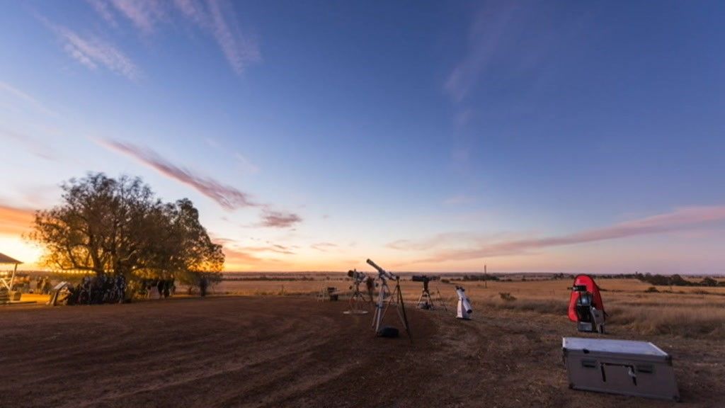 Starstruck: The night sky is a tourist attraction in remote Western ...