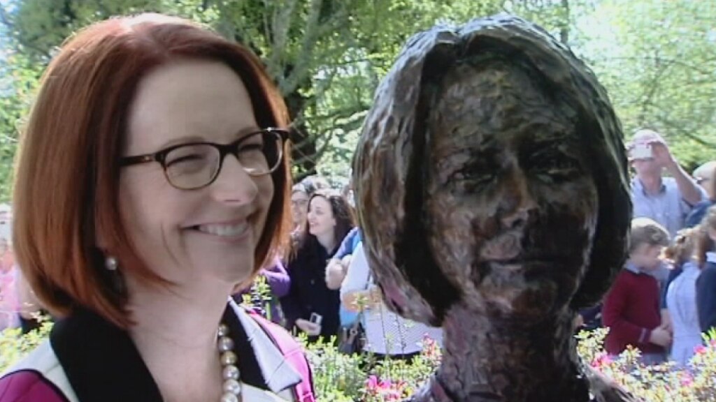 Julia Gillard unveils her sculpture on Ballarat's Prime Ministers ...