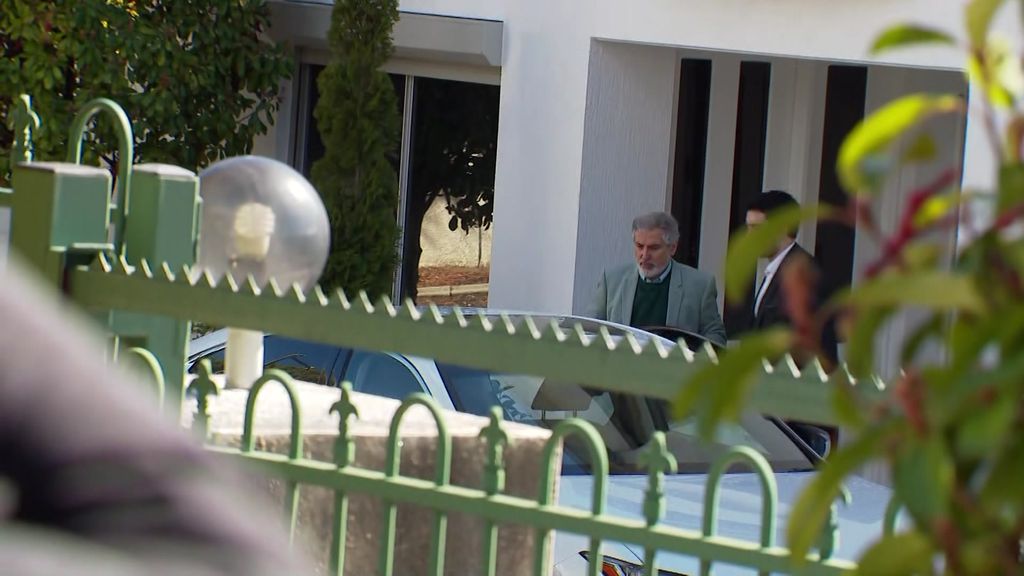 Iranian Ambassador leaves the embassy in Canberra - ABC News