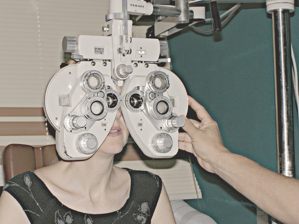 Study English S2 Ep1: Eye Testing - ABC Education