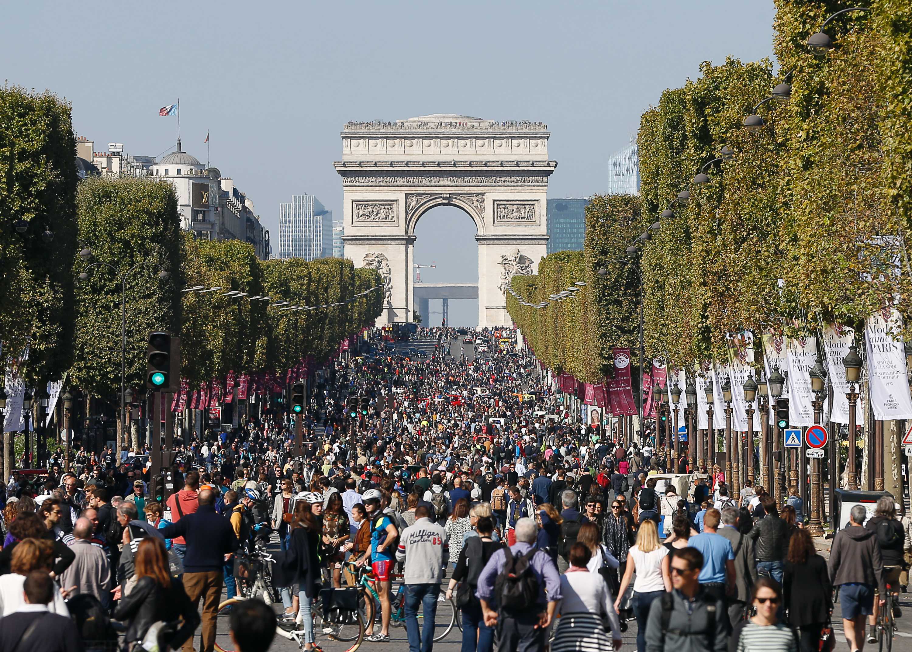 Paris tourism chiefs demand rescue plan as attacks scare off visitors ...