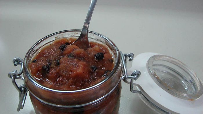 Quince and currant chutney - ABC News