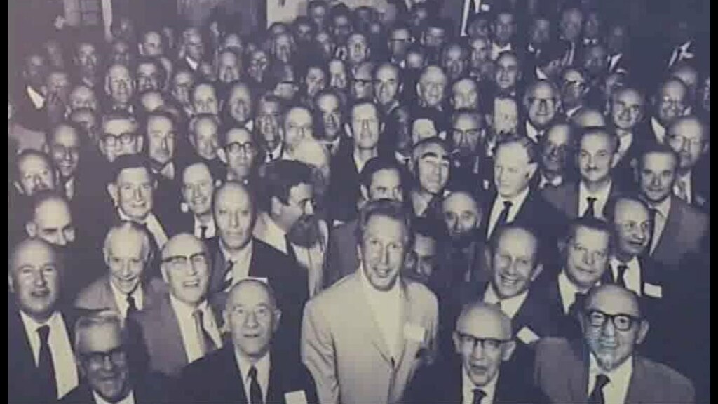 Exhibition pays tribute to Dunera Boys - ABC News