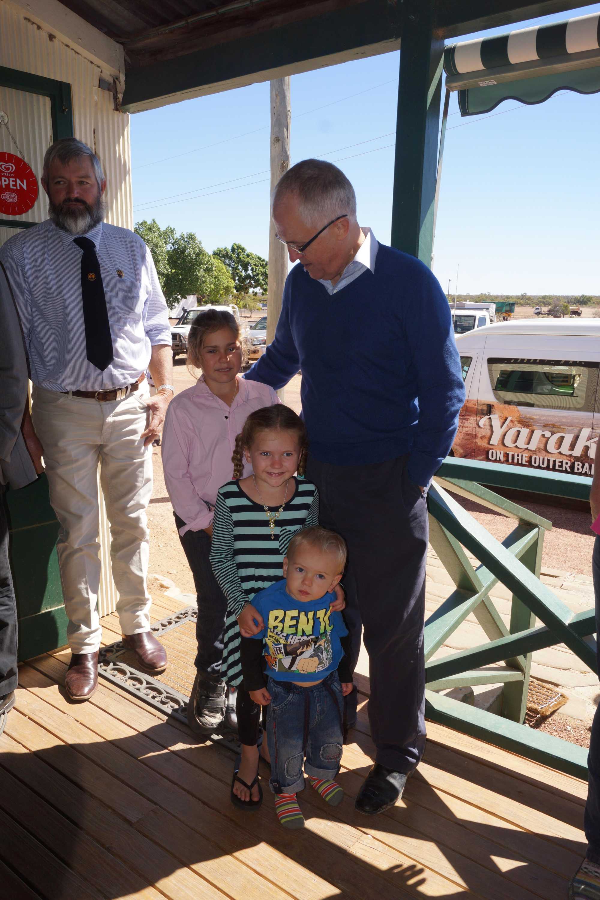 Queensland family finds new life as owners of pub in tiny outback ...