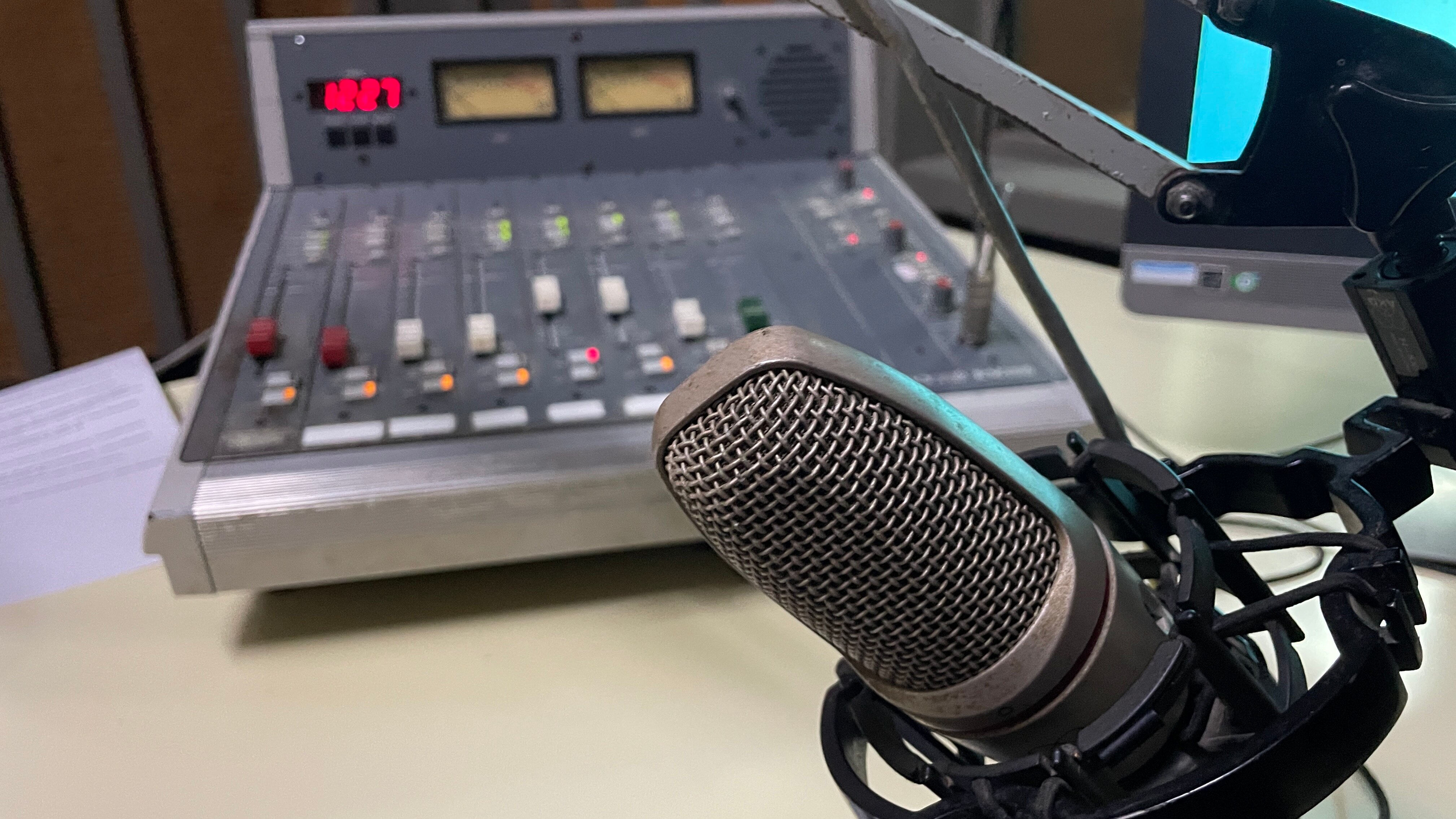 Veteran broadcaster prompted into career after devastating 1986 cyclone ...