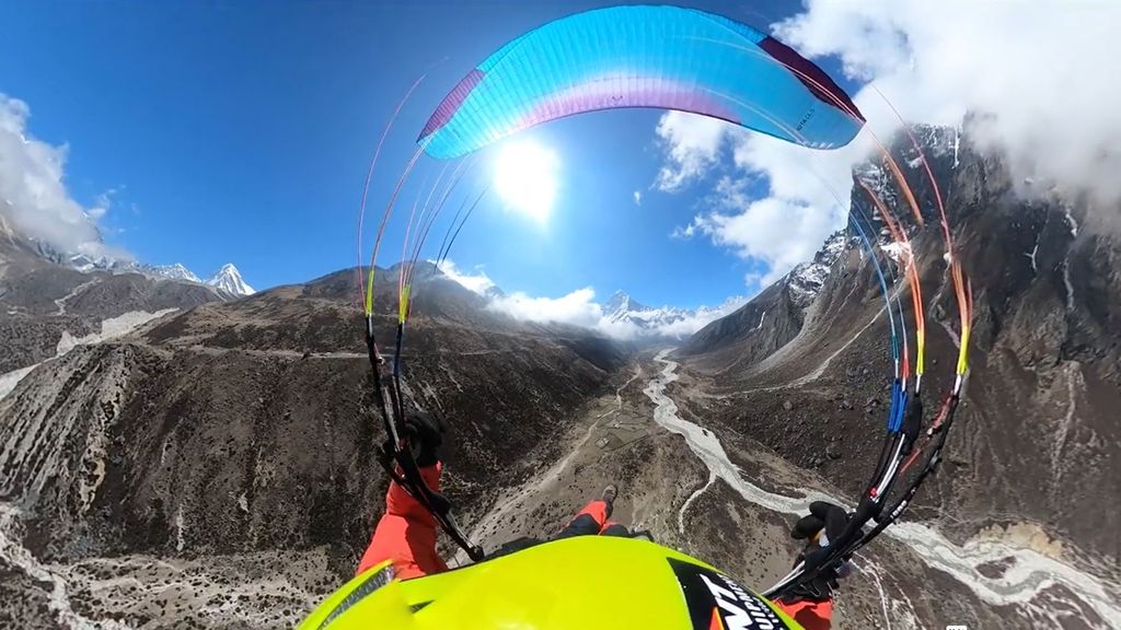 Paragliding through the Everest region of Nepal - ABC News