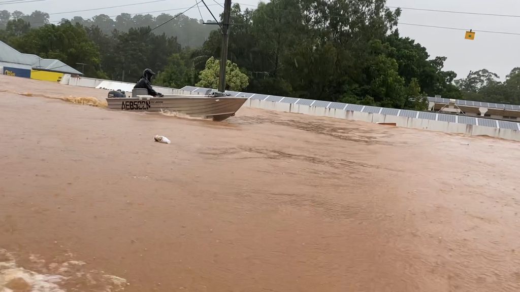Lismore's 'tinny army' - ABC News