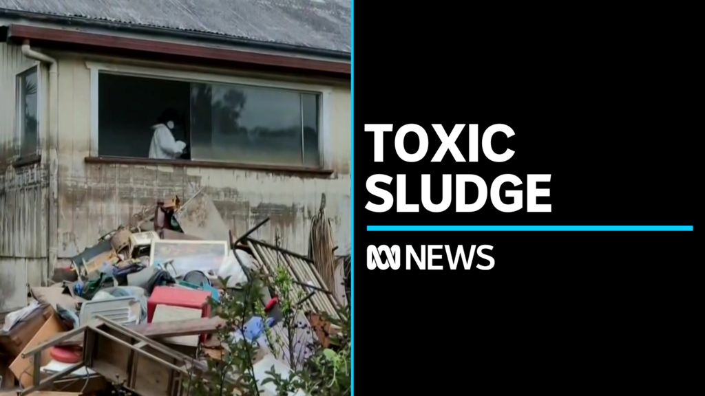 Toxic flood sludge leaves residents homeless - ABC News