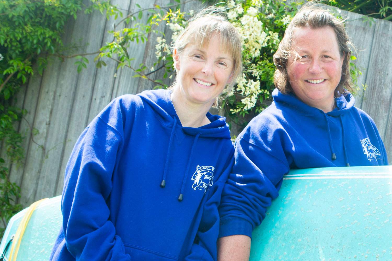 Albert St Gang hanging to surf with Layne Beachley - ABC Northern Tasmania