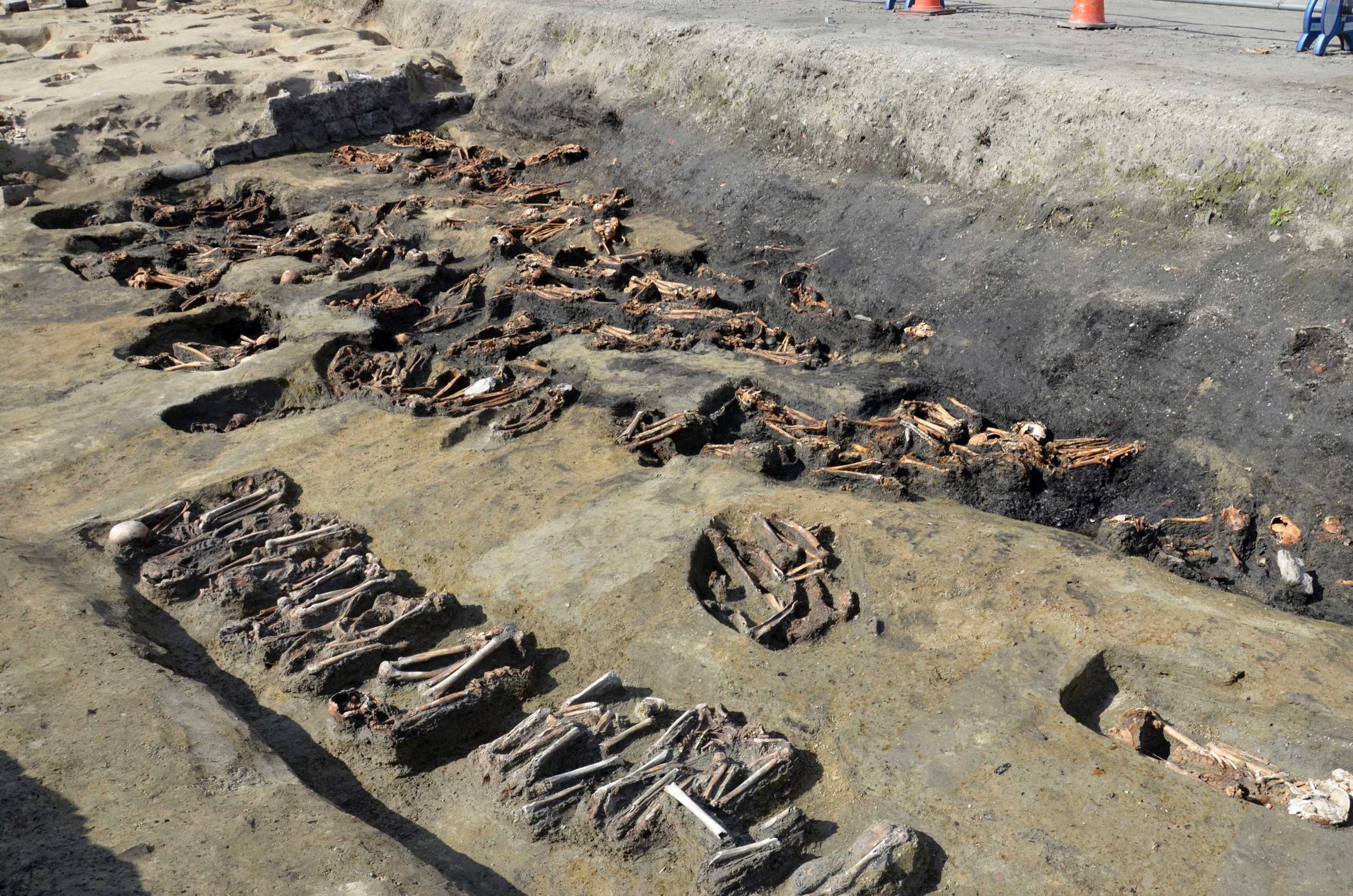 Japan finds mass grave in Osaka with remains of more than 1,500 people ...