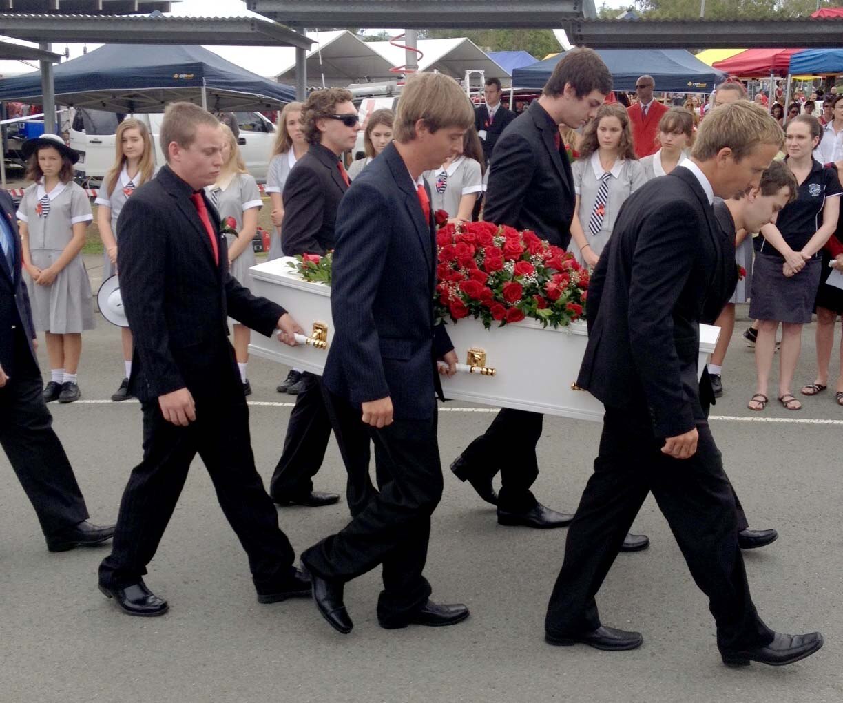 Community farewells Daniel Morcombe - ABC News