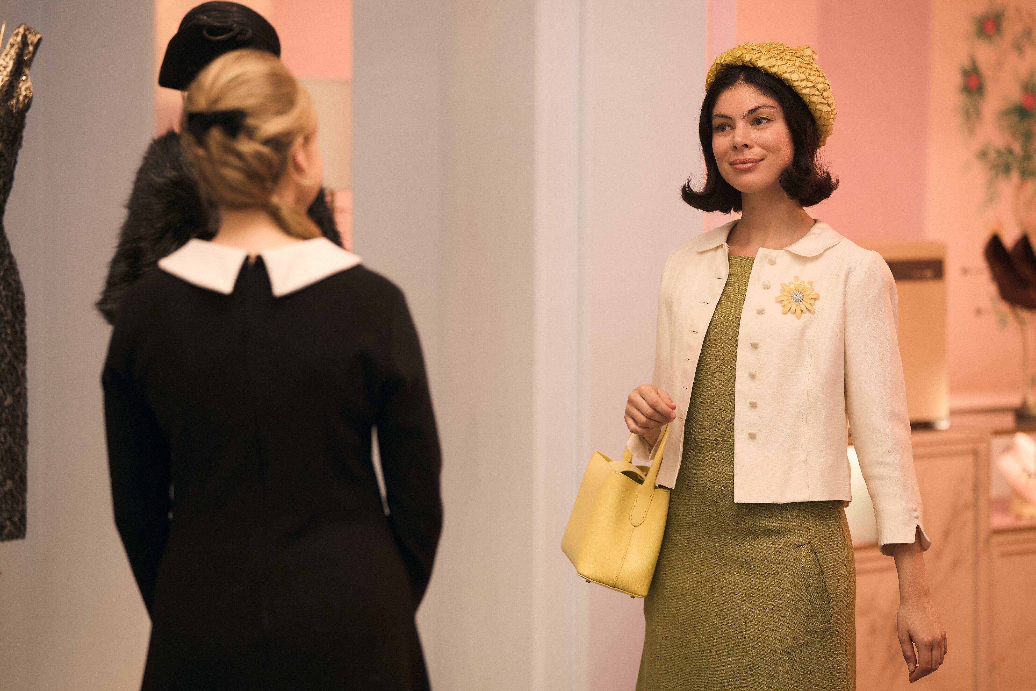 From Jackie Kennedy's pillbox hat to Audrey Hepburn's capri pants, the ...