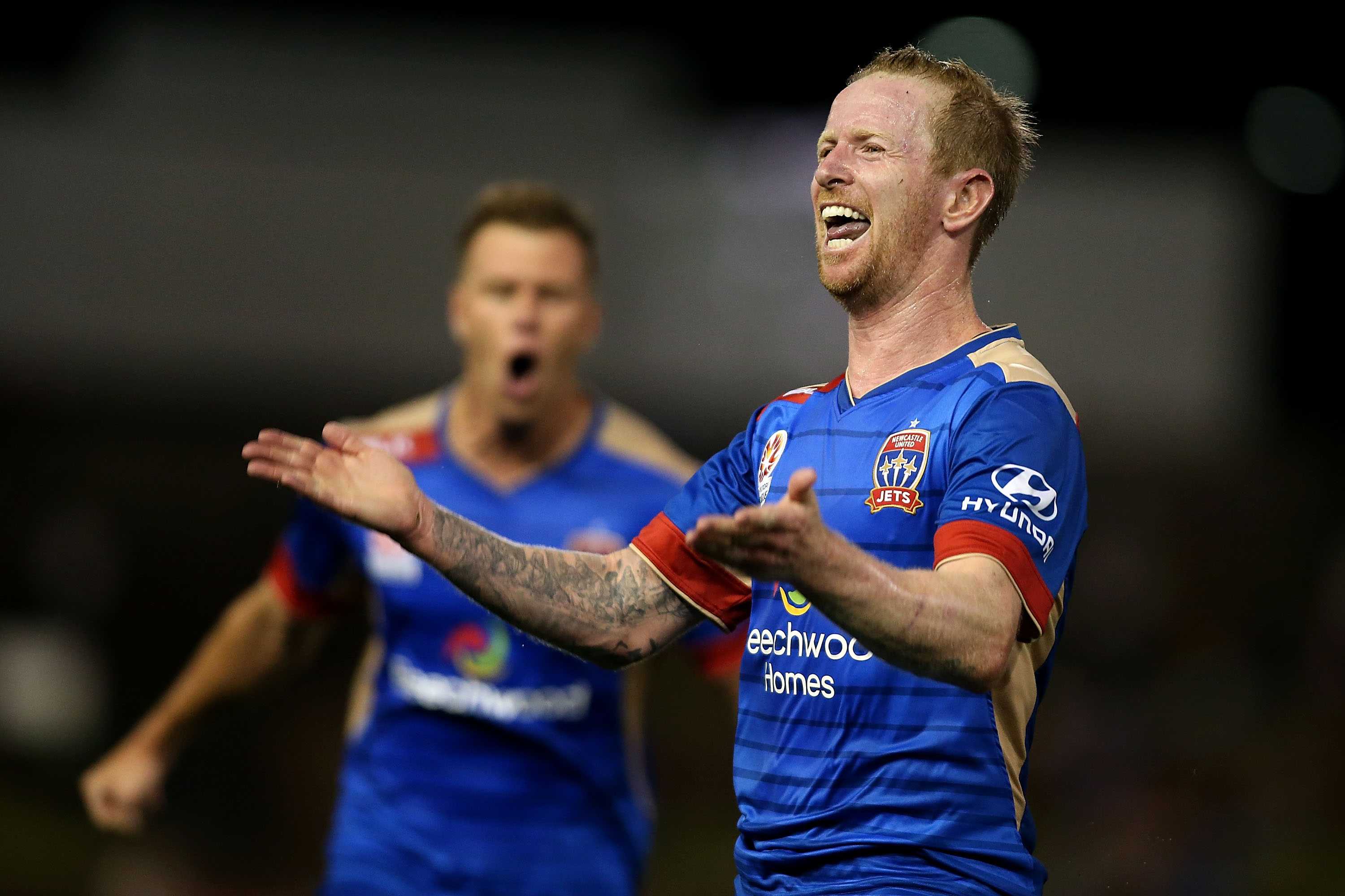 Newcastle Jets beat Melbourne Victory 1-0 after stunning David Carney ...
